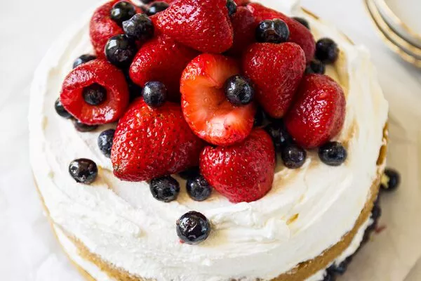 Layered Berry Cake | C&H® Sugar