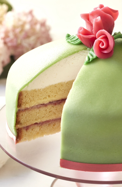 Princess Cake | C&H® Sugar